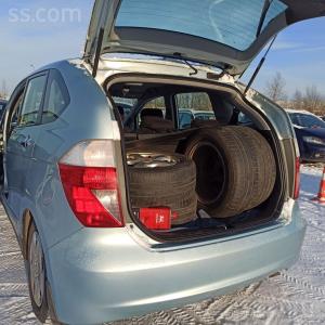 Zils Honda FR-V 2006 Daugavpils, ar dzinēja tilpumu 1.70 L un nobraukumu 0 tūkst. km par 1255 €, foto 10 vietnē AUTOMOTO.COM.LV