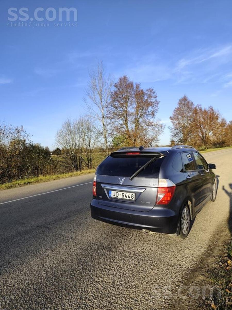 Blue Honda FR-V 2006 in Rezekne, with an engine capacity of 2.20 L and mileage of 300 thousand km for 800 €, photo 5 on AUTOMOTO.COM.LV