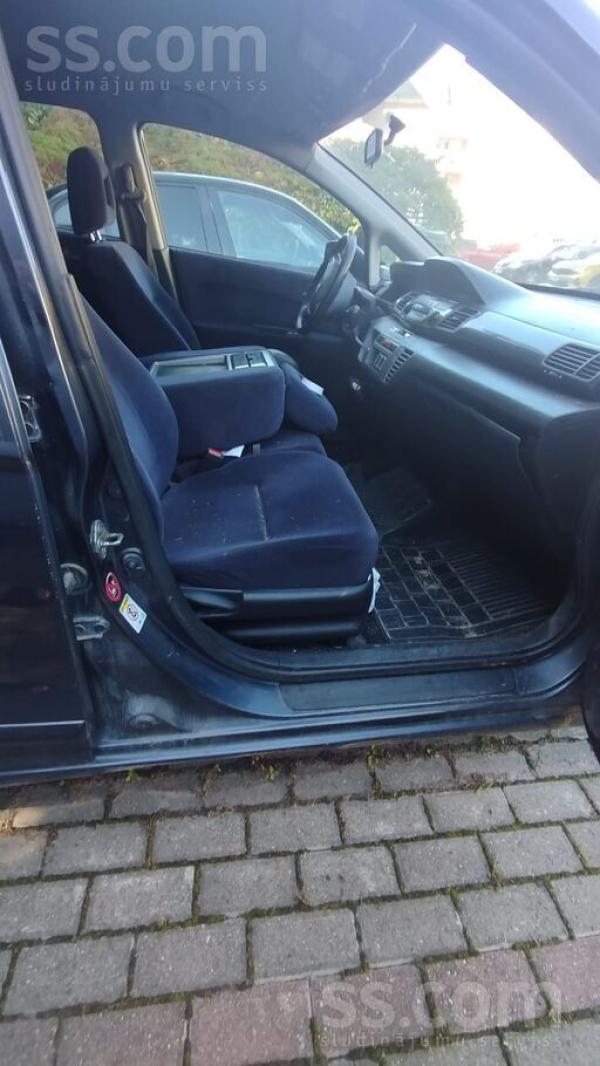 Zils Honda FR-V 2009 Cēsis, ar dzinēja tilpumu 1.80 L un nobraukumu 400 tūkst. km par 1500 €, foto 5 vietnē AUTOMOTO.COM.LV