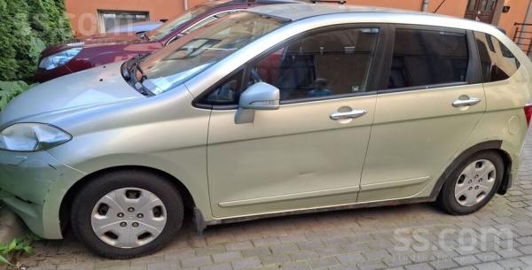 Zaļš Honda FR-V 2006 Rīga, ar dzinēja tilpumu 1.70 L un nobraukumu 194 tūkst. km par 300 €, foto 4 vietnē AUTOMOTO.COM.LV