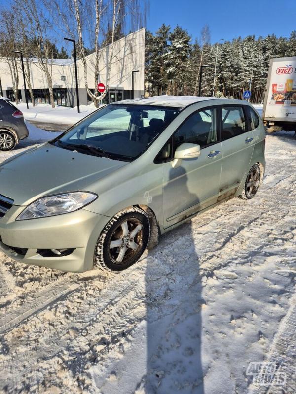 Grey Honda FR-V 2005 in Ignalina, with an engine capacity of 2.00 L and mileage of 177 thousand km for 900 €, photo 4 on AUTOMOTO.COM.LV