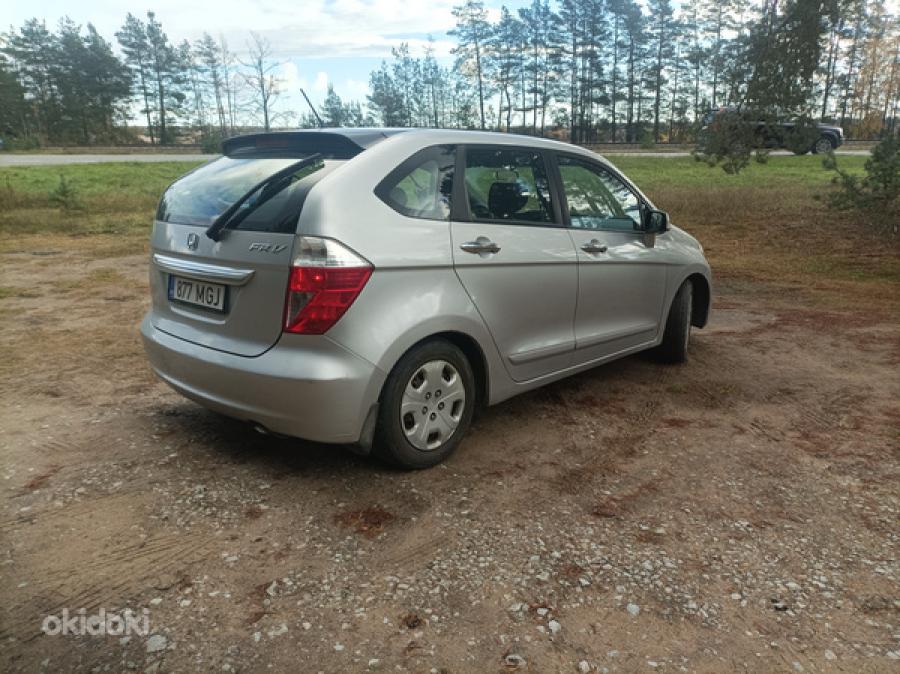 Pelēks Honda FR-V 2006 Tallina, ar dzinēja tilpumu 1.70 L un nobraukumu 206 tūkst. km par 1100 €, foto 5 vietnē AUTOMOTO.COM.LV