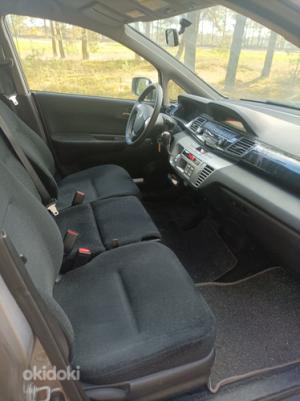 Pelēks Honda FR-V 2006 Tallina, ar dzinēja tilpumu 1.70 L un nobraukumu 206 tūkst. km par 1100 €, foto 6 vietnē AUTOMOTO.COM.LV