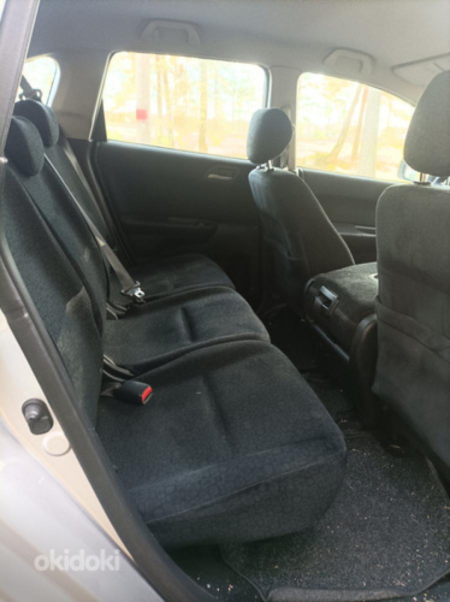 Pelēks Honda FR-V 2006 Tallina, ar dzinēja tilpumu 1.70 L un nobraukumu 206 tūkst. km par 1100 €, foto 8 vietnē AUTOMOTO.COM.LV