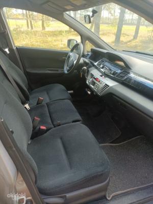 Pelēks Honda FR-V 2006 Tallina, ar dzinēja tilpumu 1.70 L un nobraukumu 206 tūkst. km par 1100 €, foto 14 vietnē AUTOMOTO.COM.LV