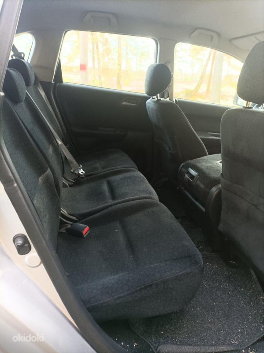 Pelēks Honda FR-V 2006 Tallina, ar dzinēja tilpumu 1.70 L un nobraukumu 206 tūkst. km par 1100 €, foto 16 vietnē AUTOMOTO.COM.LV