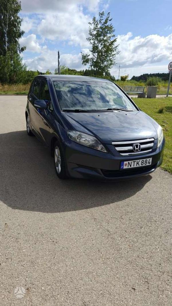 Honda FR-V 2006 in Alytus on AUTOMOTO.COM.LV Grey Honda FR-V 2006 in Alytus, with an engine capacity of 2.20 L and mileage of 420 thousand km for 1699 €, photo 1 on AUTOMOTO.COM.LV