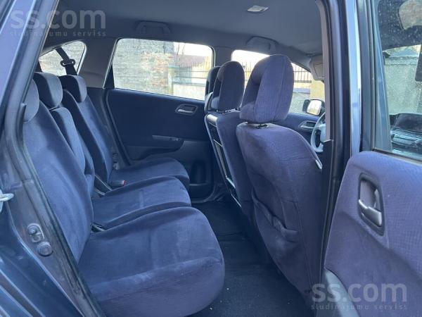 Grey Honda FR-V 2008 in Riga, with an engine capacity of 1.80 L and mileage of 332 thousand km for 1750 €, photo 7 on AUTOMOTO.COM.LV