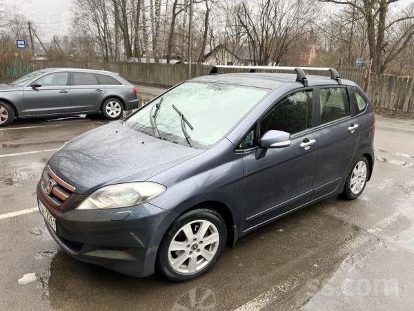 Grey Honda FR-V 2008 in Riga, with an engine capacity of 1.80 L and mileage of 332 thousand km for 1750 €, photo 10 on AUTOMOTO.COM.LV