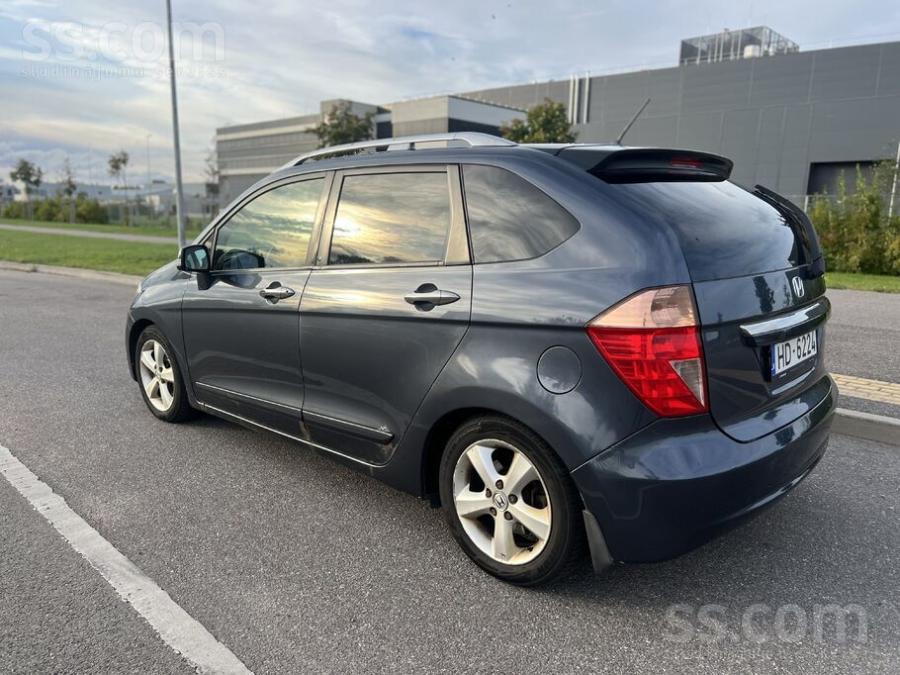 Pelēks Honda FR-V 2008 Rīga, ar dzinēja tilpumu 1.80 L un nobraukumu 318 tūkst. km par 1500 €, foto 3 vietnē AUTOMOTO.COM.LV