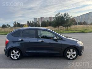 Pelēks Honda FR-V 2008 Rīga, ar dzinēja tilpumu 1.80 L un nobraukumu 318 tūkst. km par 1500 €, foto 6 vietnē AUTOMOTO.COM.LV