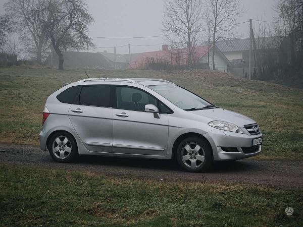 Grey Honda FR-V 2005 in Vilnius, with an engine capacity of 2.00 L and mileage of 218 thousand km for 1450 €, photo 3 on AUTOMOTO.COM.LV