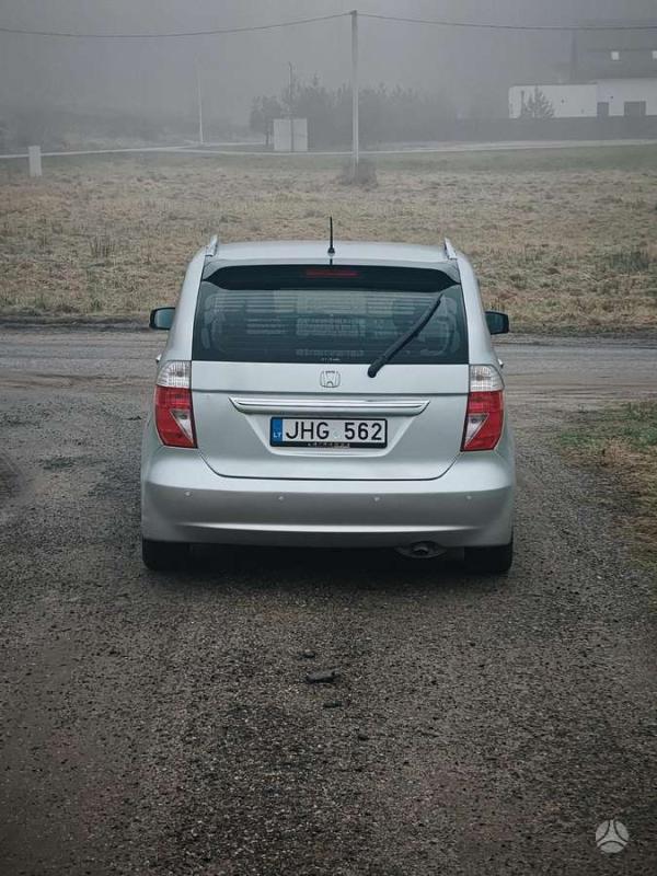 Grey Honda FR-V 2005 in Vilnius, with an engine capacity of 2.00 L and mileage of 218 thousand km for 1450 €, photo 6 on AUTOMOTO.COM.LV