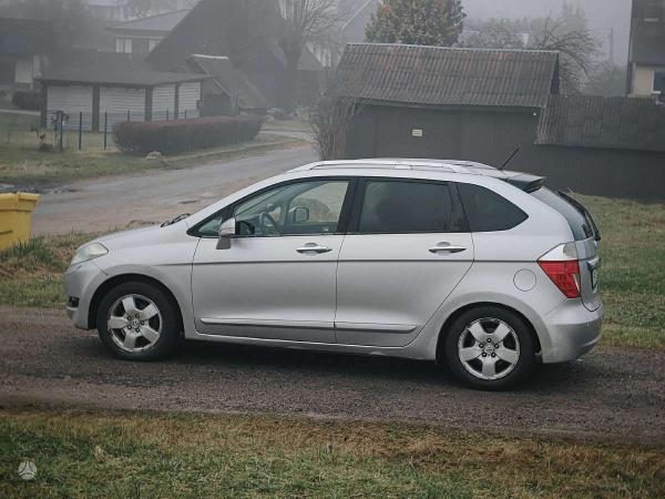 Grey Honda FR-V 2005 in Vilnius, with an engine capacity of 2.00 L and mileage of 218 thousand km for 1450 €, photo 8 on AUTOMOTO.COM.LV