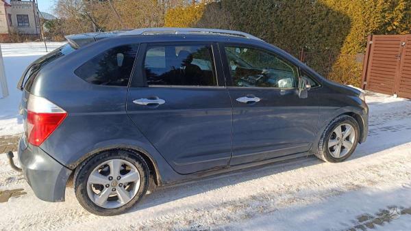 Pelēks Honda FR-V 2005 Kauņa, ar dzinēja tilpumu 2.20 L un nobraukumu 423 tūkst. km par 1190 €, foto 5 vietnē AUTOMOTO.COM.LV
