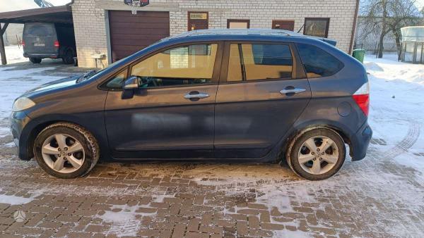 Pelēks Honda FR-V 2005 Kauņa, ar dzinēja tilpumu 2.20 L un nobraukumu 423 tūkst. km par 1190 €, foto 7 vietnē AUTOMOTO.COM.LV