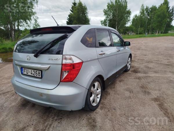 Grey Honda FR-V 2006 in Gulbene, with an engine capacity of 2.00 L and mileage of 281 thousand km for 1200 €, photo 3 on AUTOMOTO.COM.LV