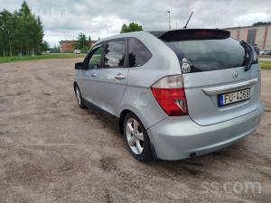 Grey Honda FR-V 2006 in Gulbene, with an engine capacity of 2.00 L and mileage of 281 thousand km for 1200 €, photo 5 on AUTOMOTO.COM.LV
