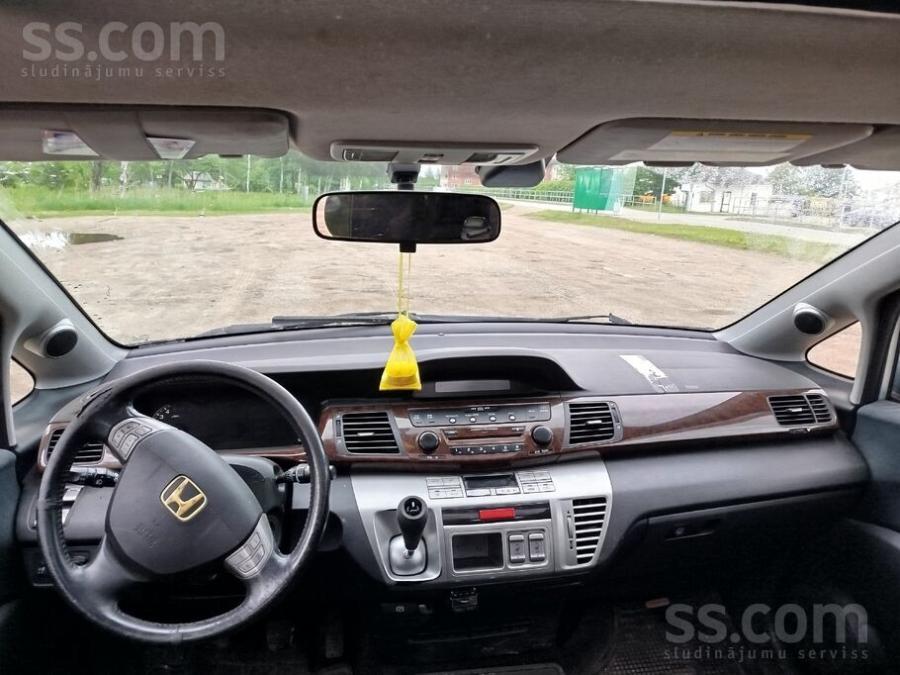 Grey Honda FR-V 2006 in Gulbene, with an engine capacity of 2.00 L and mileage of 281 thousand km for 1200 €, photo 6 on AUTOMOTO.COM.LV