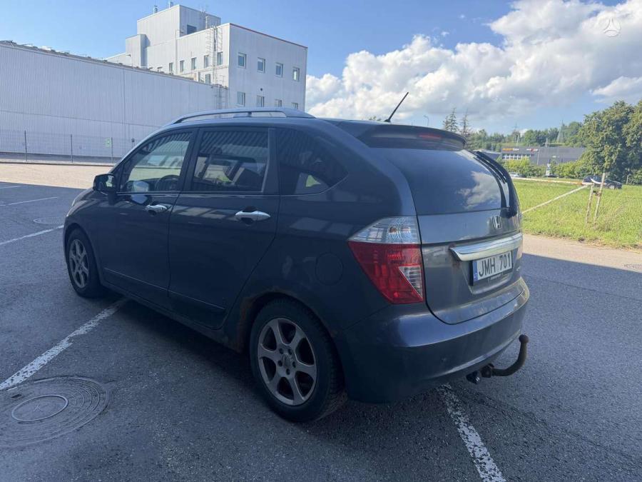 Pelēks Honda FR-V 2006 Kauņa, ar dzinēja tilpumu 2.20 L un nobraukumu 400 tūkst. km par 650 €, foto 5 vietnē AUTOMOTO.COM.LV