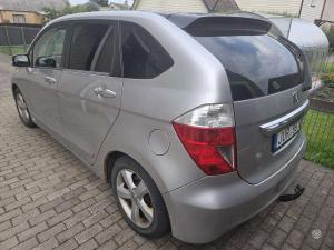 Grey Honda FR-V 2006 in Panevezys, with an engine capacity of 2.20 L and mileage of 348 thousand km for 999 €, photo 5 on AUTOMOTO.COM.LV