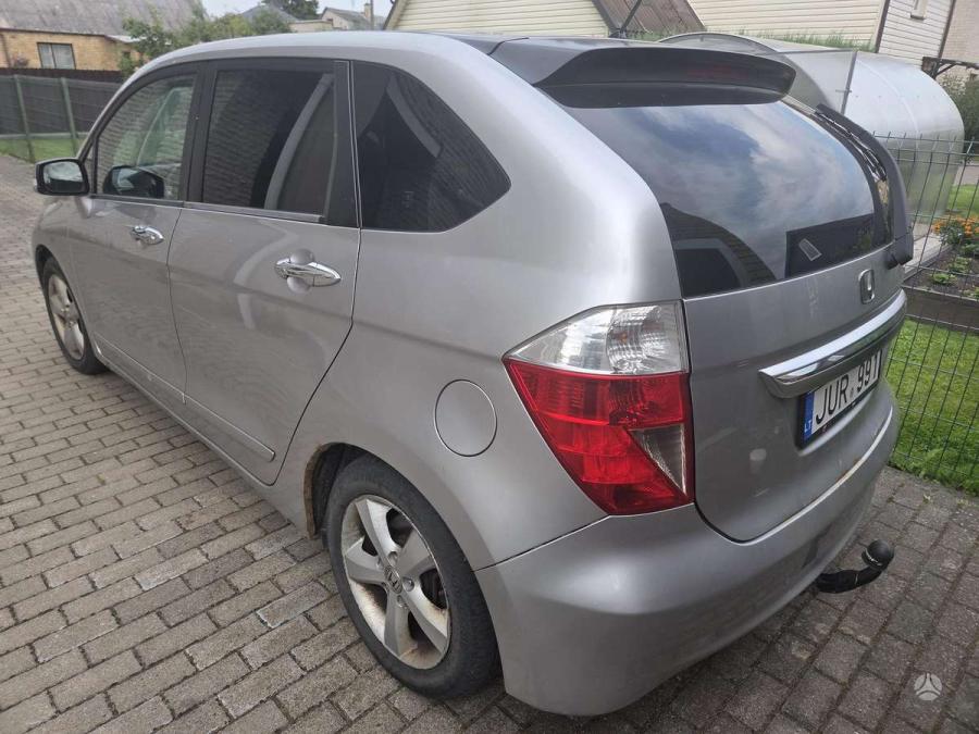 Grey Honda FR-V 2006 in Panevezys, with an engine capacity of 2.20 L and mileage of 348 thousand km for 999 €, photo 5 on AUTOMOTO.COM.LV