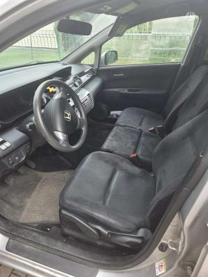 Grey Honda FR-V 2006 in Panevezys, with an engine capacity of 2.20 L and mileage of 348 thousand km for 999 €, photo 7 on AUTOMOTO.COM.LV