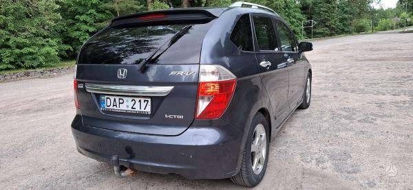 Pelēks Honda FR-V 2006 Kaišiadorys, ar dzinēja tilpumu 2.20 L un nobraukumu 464 tūkst. km par 1450 €, foto 4 vietnē AUTOMOTO.COM.LV