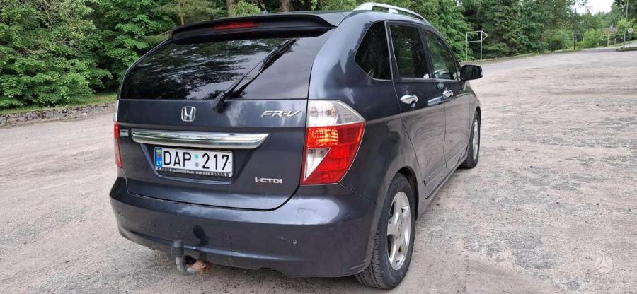 Pelēks Honda FR-V 2006 Kaišiadorys, ar dzinēja tilpumu 2.20 L un nobraukumu 464 tūkst. km par 1450 €, foto 5 vietnē AUTOMOTO.COM.LV