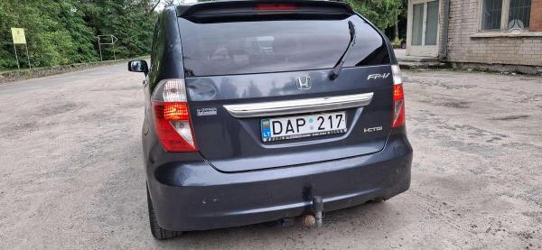 Pelēks Honda FR-V 2006 Kaišiadorys, ar dzinēja tilpumu 2.20 L un nobraukumu 464 tūkst. km par 1450 €, foto 5 vietnē AUTOMOTO.COM.LV