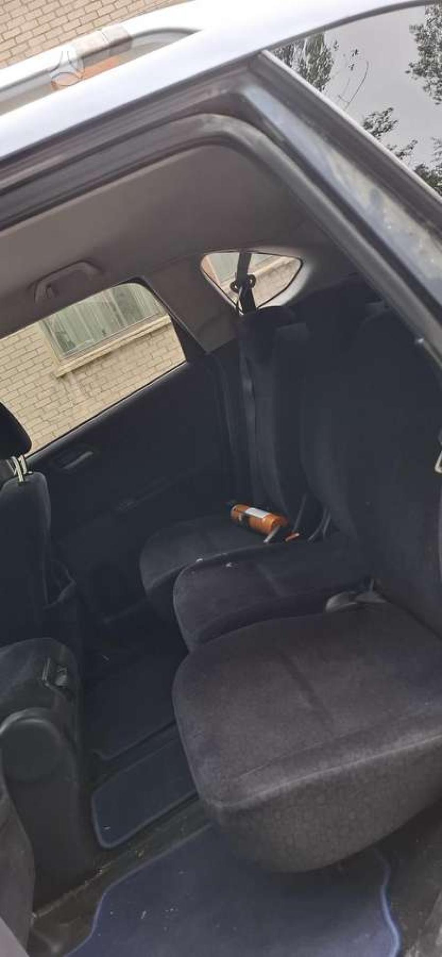 Pelēks Honda FR-V 2006 Kaišiadorys, ar dzinēja tilpumu 2.20 L un nobraukumu 464 tūkst. km par 1450 €, foto 18 vietnē AUTOMOTO.COM.LV