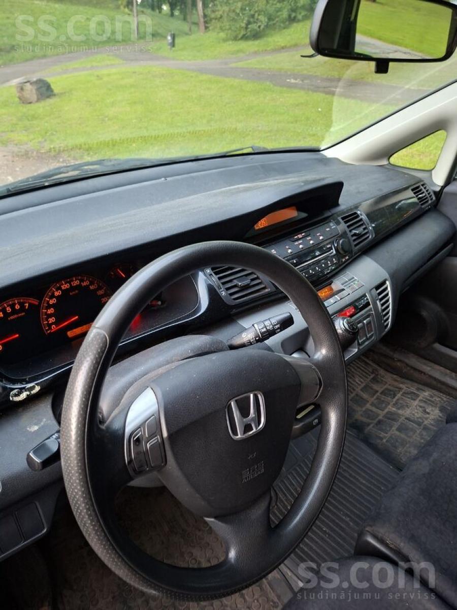 Pelēks Honda FR-V 2006 Rīga, ar dzinēja tilpumu 1.70 L un nobraukumu 220 tūkst. km par 499 €, foto 6 vietnē AUTOMOTO.COM.LV