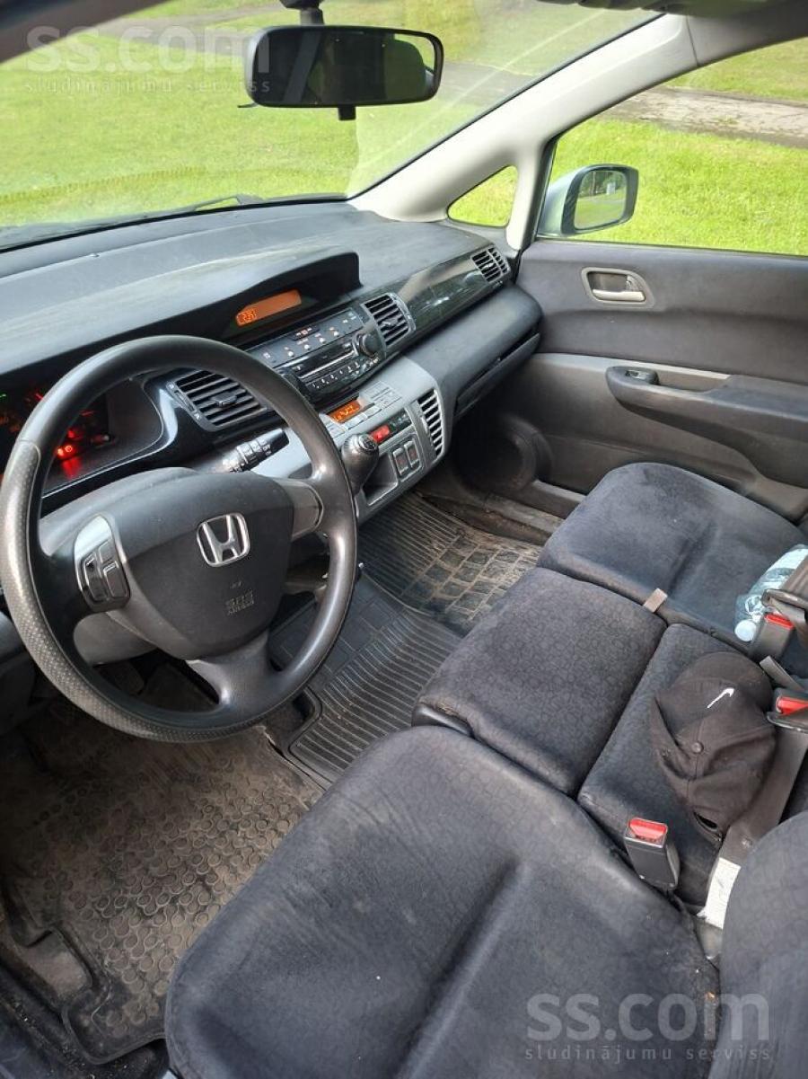 Pelēks Honda FR-V 2006 Rīga, ar dzinēja tilpumu 1.70 L un nobraukumu 220 tūkst. km par 499 €, foto 7 vietnē AUTOMOTO.COM.LV