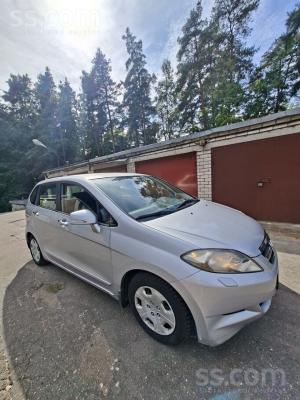 Pelēks Honda FR-V 2006 Rīga, ar dzinēja tilpumu 1.70 L un nobraukumu 230 tūkst. km par 499 €, foto  vietnē AUTOMOTO.COM.LV