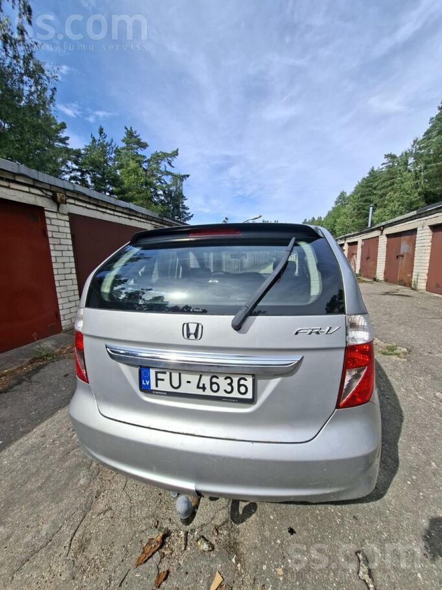 Pelēks Honda FR-V 2006 Rīga, ar dzinēja tilpumu 1.70 L un nobraukumu 230 tūkst. km par 499 €, foto 6 vietnē AUTOMOTO.COM.LV