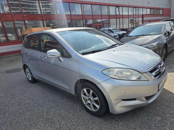 Pelēks Honda FR-V 2006 Viļņa, ar dzinēja tilpumu 2.20 L un nobraukumu 269 tūkst. km par 1550 €, foto 4 vietnē AUTOMOTO.COM.LV