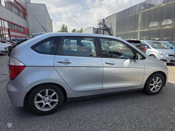 Pelēks Honda FR-V 2006 Viļņa, ar dzinēja tilpumu 2.20 L un nobraukumu 269 tūkst. km par 1550 €, foto 5 vietnē AUTOMOTO.COM.LV