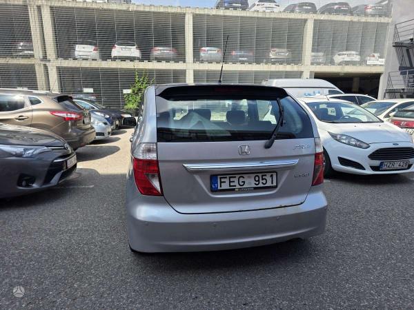 Pelēks Honda FR-V 2006 Viļņa, ar dzinēja tilpumu 2.20 L un nobraukumu 269 tūkst. km par 1550 €, foto 8 vietnē AUTOMOTO.COM.LV