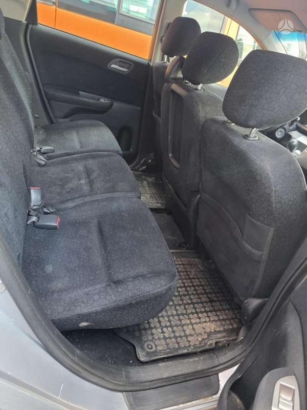 Pelēks Honda FR-V 2006 Viļņa, ar dzinēja tilpumu 2.20 L un nobraukumu 269 tūkst. km par 1550 €, foto 10 vietnē AUTOMOTO.COM.LV