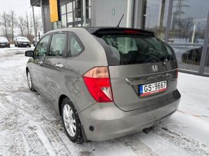Grey Honda FR-V 2007 in Liepaja, with an engine capacity of 1.80 L and mileage of 268 thousand km for 1840 €, photo 3 on AUTOMOTO.COM.LV