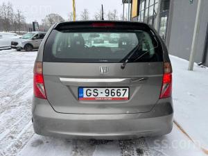 Grey Honda FR-V 2007 in Liepaja, with an engine capacity of 1.80 L and mileage of 268 thousand km for 1840 €, photo 4 on AUTOMOTO.COM.LV