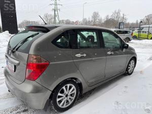 Grey Honda FR-V 2007 in Liepaja, with an engine capacity of 1.80 L and mileage of 268 thousand km for 1840 €, photo 5 on AUTOMOTO.COM.LV