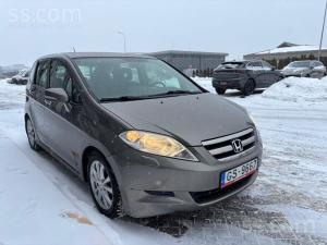 Grey Honda FR-V 2007 in Liepaja, with an engine capacity of 1.80 L and mileage of 268 thousand km for 1840 €, photo 8 on AUTOMOTO.COM.LV