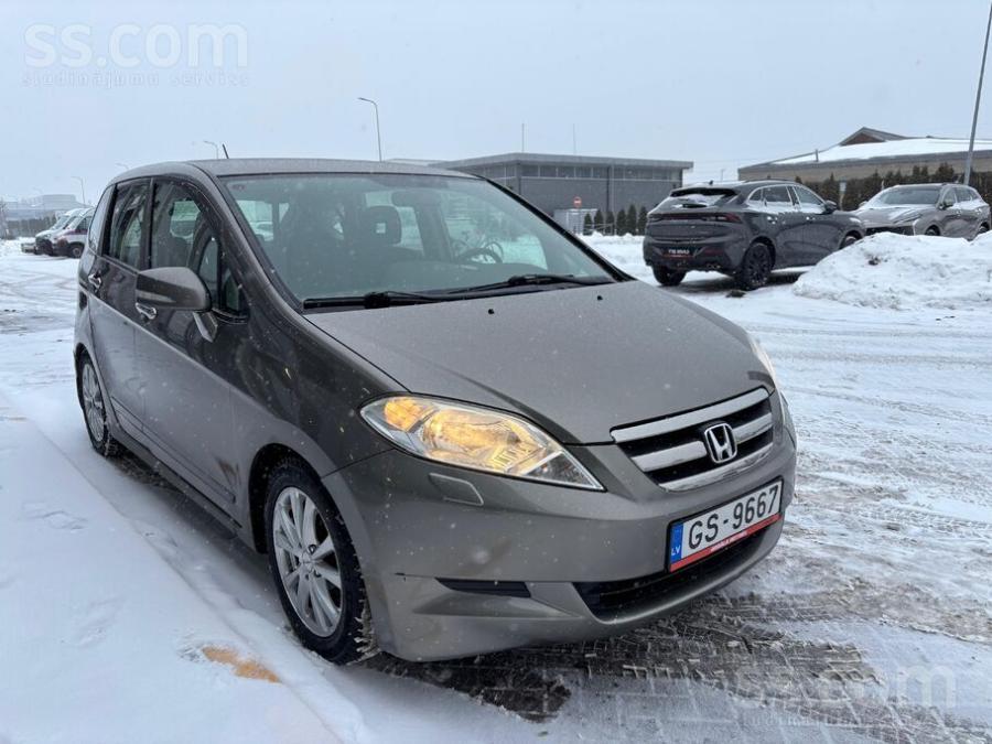 Grey Honda FR-V 2007 in Liepaja, with an engine capacity of 1.80 L and mileage of 268 thousand km for 1840 €, photo 8 on AUTOMOTO.COM.LV