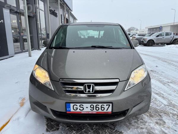 Grey Honda FR-V 2007 in Liepaja, with an engine capacity of 1.80 L and mileage of 268 thousand km for 1840 €, photo 10 on AUTOMOTO.COM.LV