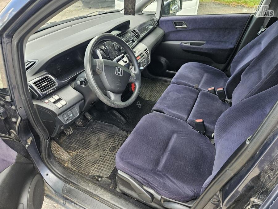 Grey Honda FR-V 2007 in Utena, with an engine capacity of 2.20 L and mileage of 352 thousand km for 777 €, photo 6 on AUTOMOTO.COM.LV