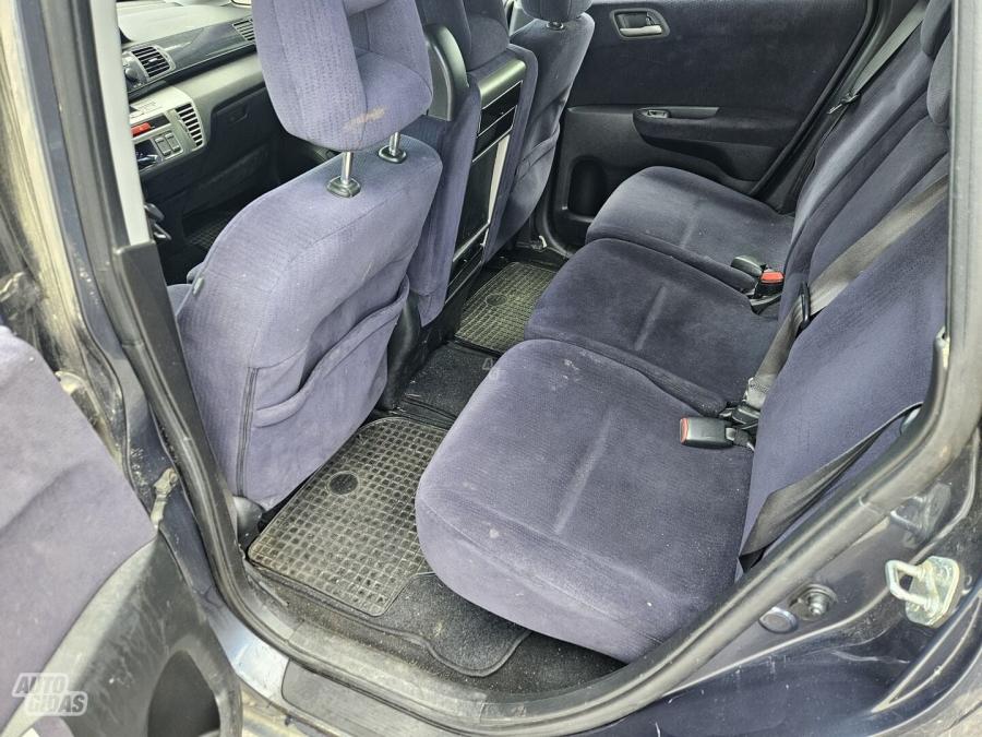 Grey Honda FR-V 2007 in Utena, with an engine capacity of 2.20 L and mileage of 352 thousand km for 777 €, photo 7 on AUTOMOTO.COM.LV