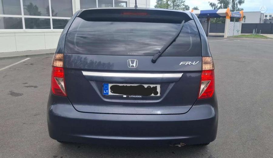 Grey Honda FR-V 2008 in Vilnius, with an engine capacity of 1.80 L and mileage of 238 thousand km for 2850 €, photo 3 on AUTOMOTO.COM.LV