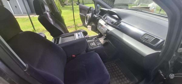 Grey Honda FR-V 2008 in Vilnius, with an engine capacity of 1.80 L and mileage of 238 thousand km for 2850 €, photo 6 on AUTOMOTO.COM.LV