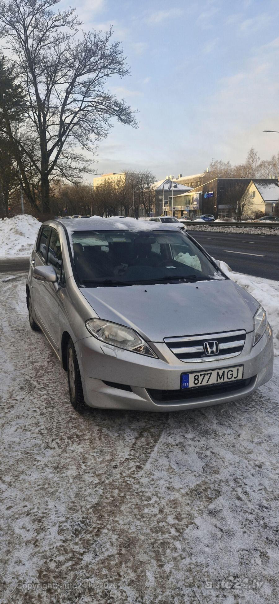 Grey Honda FR-V 2006 in Tallinn, with an engine capacity of 1.70 L and mileage of 207 thousand km for 1000 €, photo 1 on AUTOMOTO.COM.LV